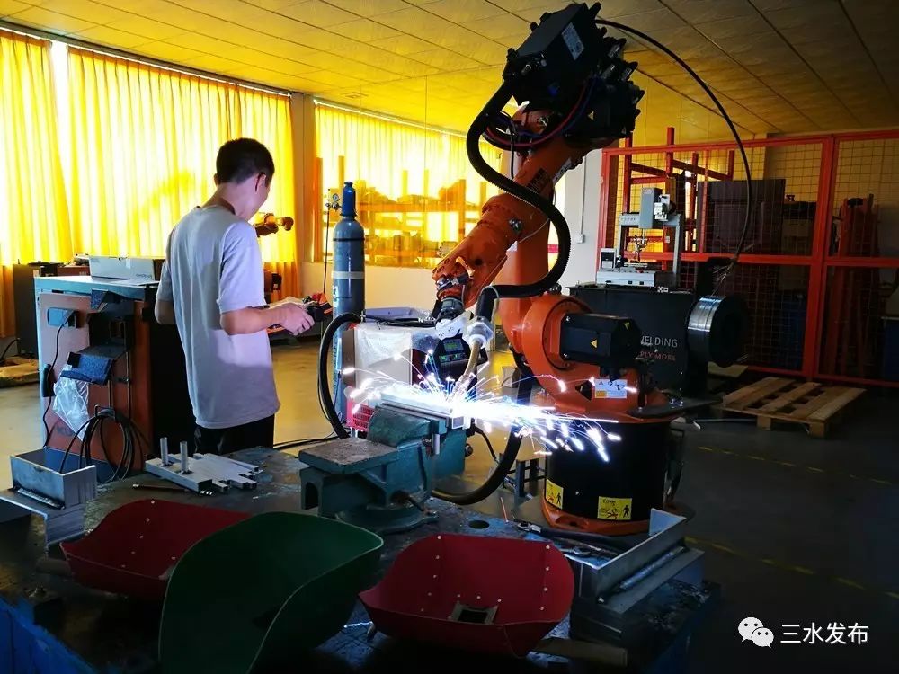 Have you ever seen the best advertisement for Sanshui? Poke in!